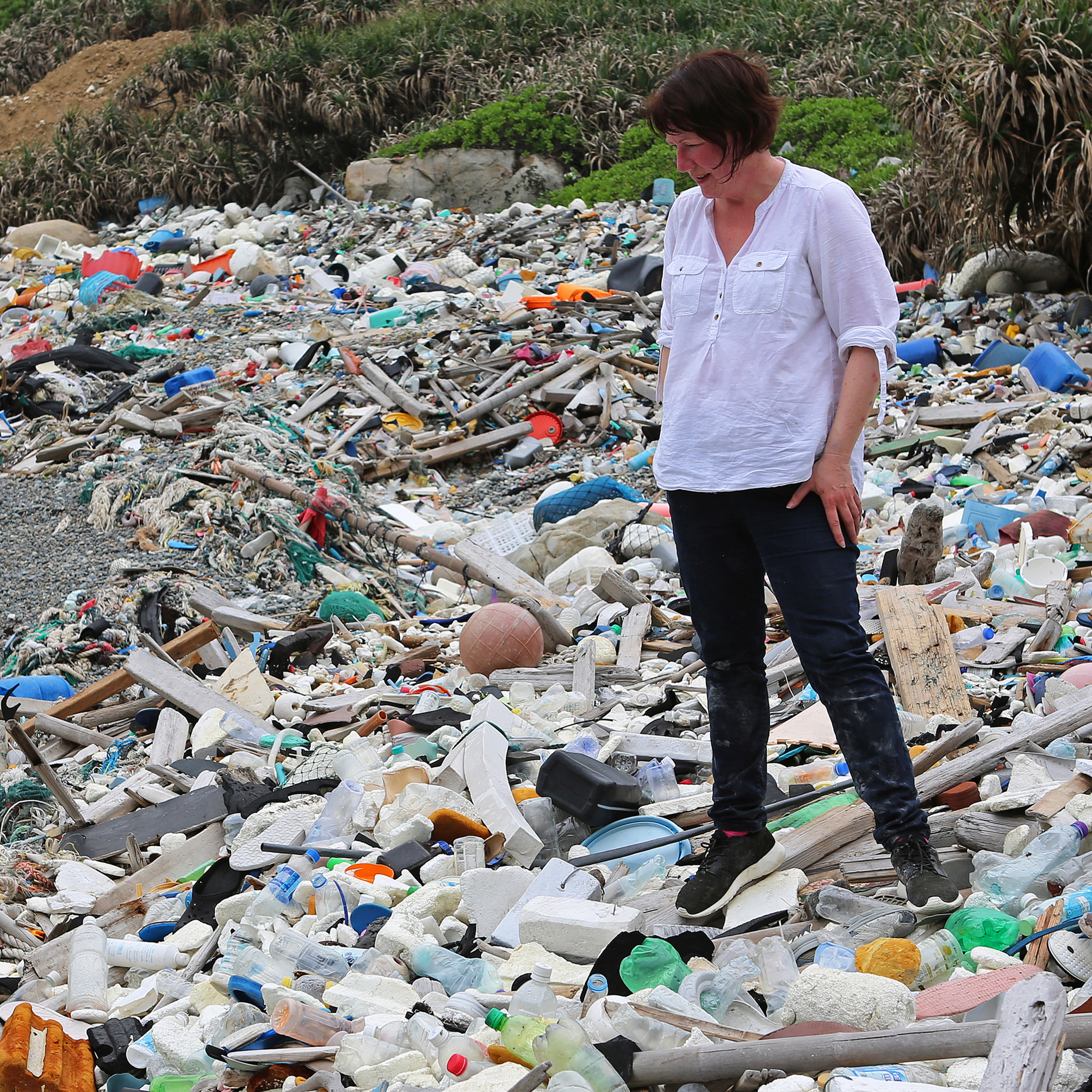 Mandy Barker: Our Plastic Ocean - Impressions